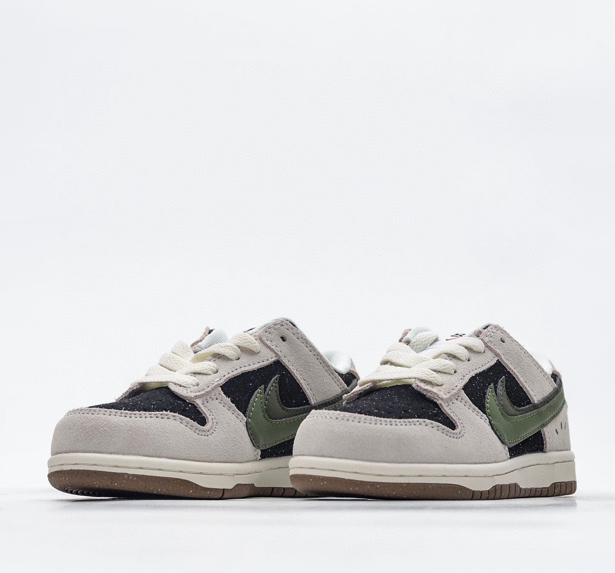 Nike SB grey and green shoes – Dunknation